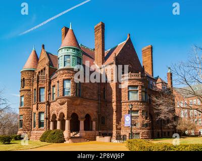 Sunny view of the Samuel Cupples House of Saint Louis University at St ...