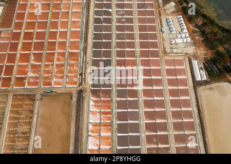 Salt extraction in Sri Lanka by evaporation in salt ponds Stock Photo ...