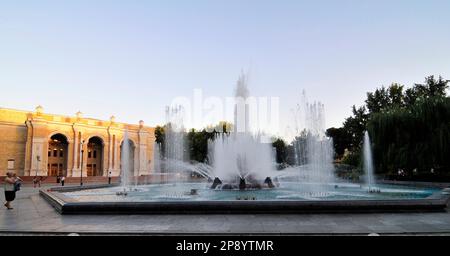 The Bolshoi Opera and Ballet Theatre Alisher Navoï in Tashkent ...