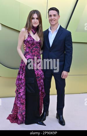 Allison Williams and Alexander Dreymon arriving to the Los Angeles ...