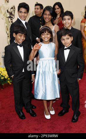 TANVI GANESH LONKAR, SLUMDOG MILLIONAIRE, 2008 Stock Photo - Alamy
