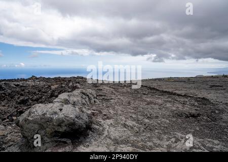 Lava rock at Mau Loa o Mauna Ulu, Chain of Craters Road, Hawaii ...