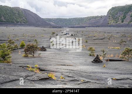 Lava lake, Kilauea Iki, Hawai'i Volcanoes National Park, Big Island ...