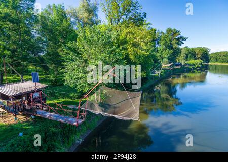 Hohenau an der March: river Morava (March), Daubel fishing nets in ...