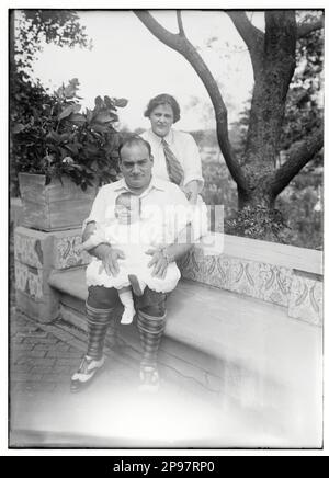 Enrico Caruso (1873-1921), with his wife, the former Dorothy Park ...