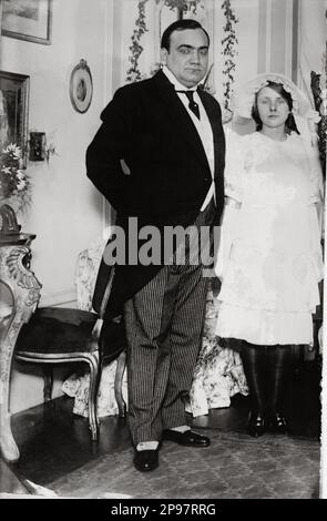 The italian Opera singer tenore ENRICO CARUSO ( Napoli 1873 - 1921 ...