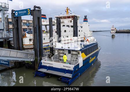 Fast ferry from Norddeich to the islands of Juist and Norderney ...