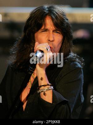 Lead Singer Kelly Hansen of the rock band Foreigner, during a live ...