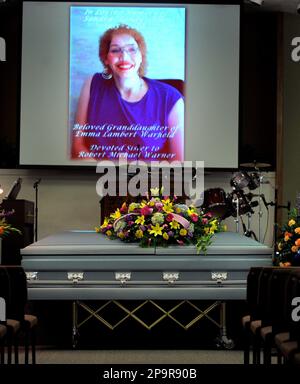 World's tallest woman, Sandy Allen, Boardwalk, Wildwood, New Jersey; ca ...