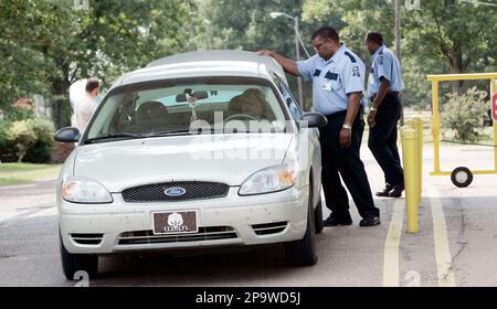 Mississippi State Penitentiary staff leave the Parchman, Miss ...