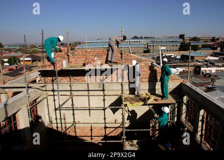 Shacks in Alexandra township, Johannesburg, Gauteng, South Africa Stock ...