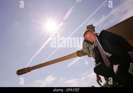 XM1203 Non Line of Sight-Cannon (NLOS-C Stock Photo - Alamy