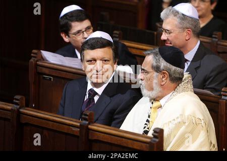 The Chief Rabbi Sir Jonathan Sacks (centre) after receiving his ...