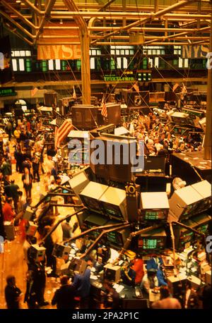 New York 1980s, NYSE, Stock Exchange interior, trading floor overview ...