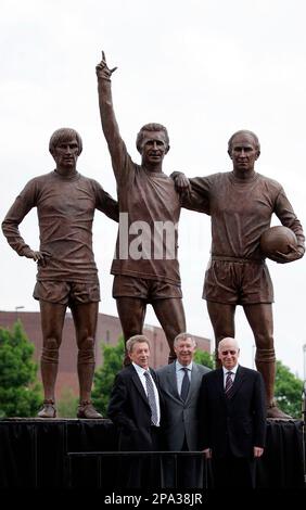 The new Manchester United 'Holy Trinity' statue is unveiled at Old ...