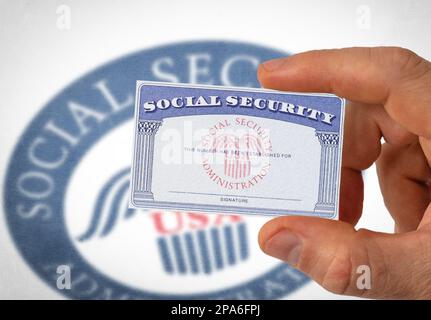 Social Security Card and US Citizen Passport. Documents Stock Photo - Alamy