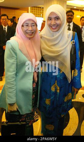 Daughter of the Malaysia opposition leader Anwar Ibrahim, Nurul Nuha ...