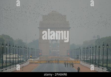 Blocked Rajpath road leading to India Gate in New Delhi, India Stock ...