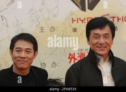 THE FORBIDDEN KINGDOM, Jackie CHAN (left), Jet Li as The Monkey King ...