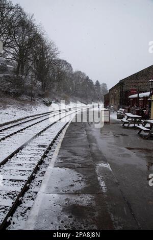 Oxenhope Railway station in the snow at one end of the Keighley & Worth ...