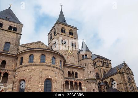 Cityscape of Trier with High Cathedral of Saint Peter, Moselle Valley ...