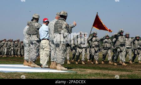 Indiana National Guard Soldiers of 76th Infantry Brigade Combat Team ...