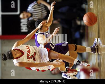 TCU guard Helen Roden, left, of Australia, goes up for a shot past ...