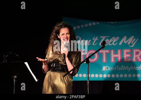 Hannah Friedman performing onstage Stock Photo - Alamy