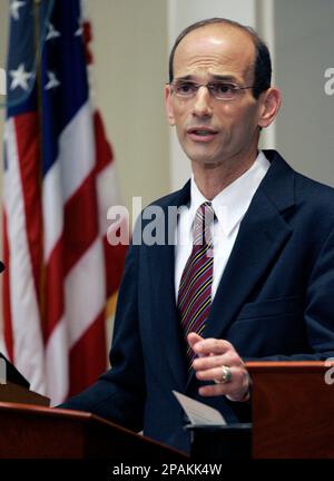 Maine Gov. John Baldacci delivers his State of the State address at the ...