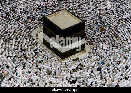 muslims inside Mecca Grand Mosque Saudi Arabia Stock Photo - Alamy
