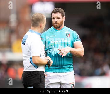 Referee Ian Tempest during Gallagher Premiership Rugby between Saracens ...