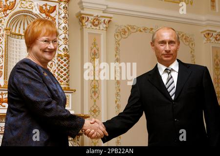 Finnish President Tarja Halonen and Russian President Vladimir Putin at ...
