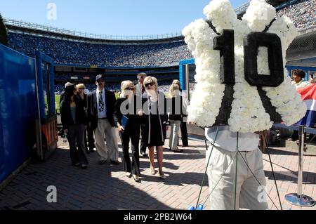 Cora Rizzuto, right, the wife of the late Phil Rizzuto, and ...