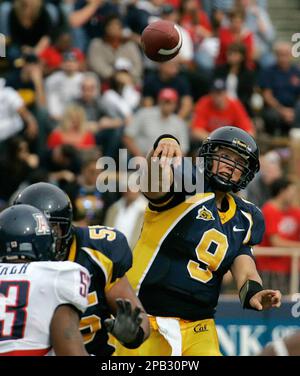 California quarterback Nate Longshore passes during the first half of ...