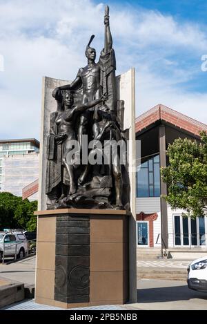 Kupe and Kuramārōtini statue on the Wellington waterfront, New Zealand ...