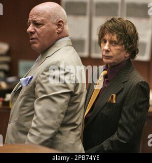Defense Attorney Bruce Cutler, left, listens as defendent Phil Spector ...