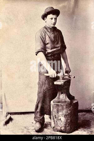 Blacksmith early 1900s Stock Photo - Alamy