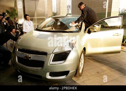 The GM Sequel hydrogen fuel cell concept vehicle at the North American ...