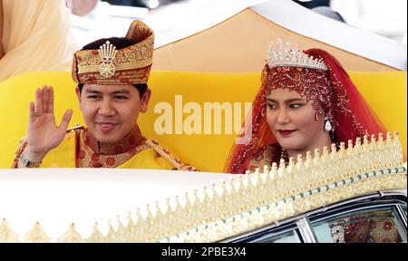 Brunei's newly-wed royal couple, Khairul Khalil and Princess Majeedah ...