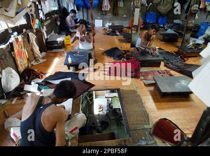 leather factory in the dharavi slum in bombay india Stock Photo - Alamy