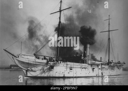 the USS Essex underway Stock Photo - Alamy