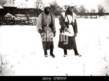 Soldiers of the Wehrmacht in winter clothing on the march on the ...