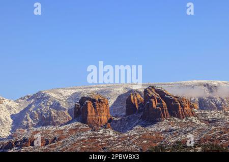 Snow among the red rock of Sedona, Arizona Stock Photo - Alamy