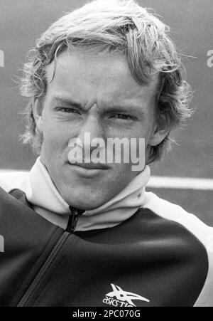 GUNNAR AGESKÄR Swedish athletics athlete pole vault Stock Photo - Alamy