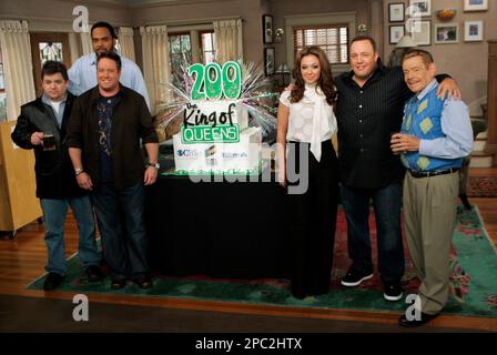 The King Of Queens Jerry Stiller Leah Remini 1998 2007 © Cbs