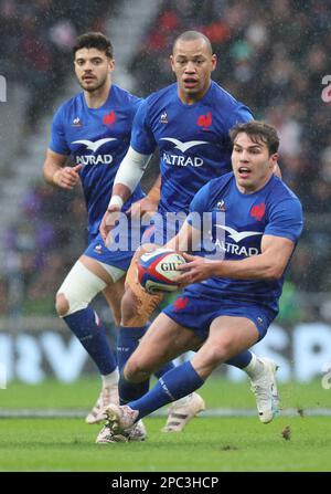 Gael Fickou and Romain Ntamack during the Autumn Nations Series XV ...