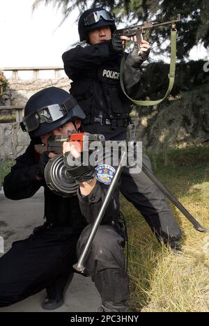 Chinese SWAT team and their weapons during a public demonstration Stock ...