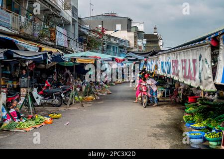 Sa Dec Local Market, Sa Dec, Vietnam Stock Photo - Alamy