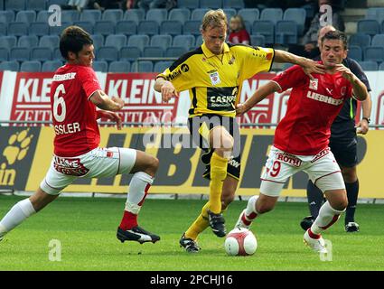 Dominic Hassler von GAK Graz, links, und Mario Haas von Sturm Graz ...