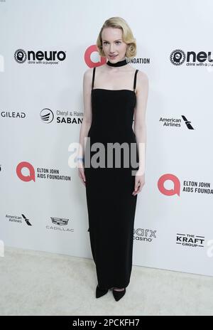 LOS ANGELES - MAR 12: Emily Ratajkowski at the 2023 Vanity Fair Oscar ...